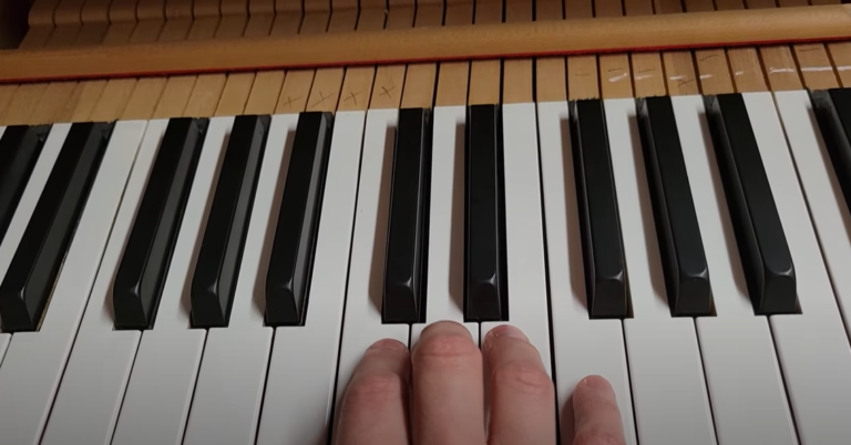 Acoustic vs. Digital Piano: What’s the Difference? - MusicProfy
